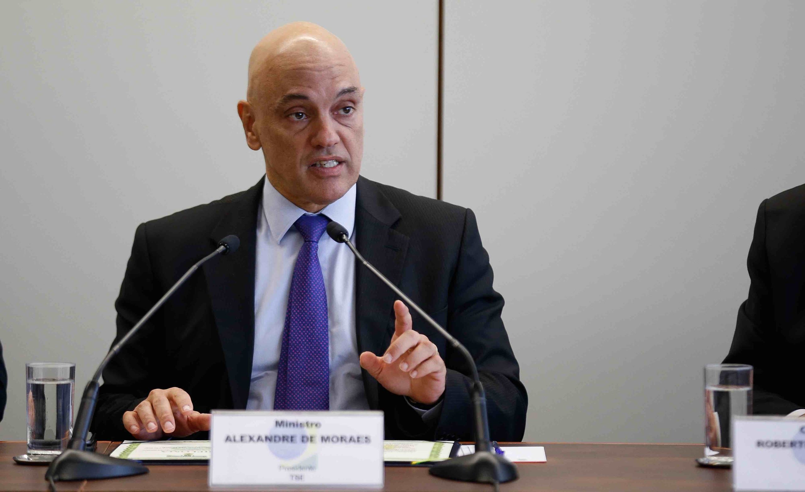 Secando gelo nas redes - O Bastidor