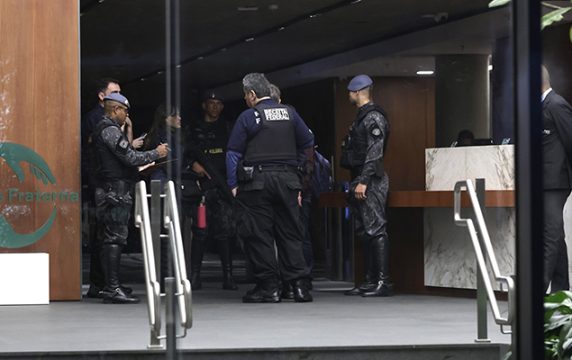 PCC lucrou, mas não é dono - O Bastidor